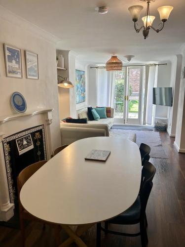Garden Apartment By The Pier - Southsea