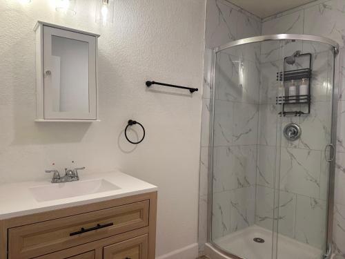 Cozy Tiny Home Minutes From Westgate Glendale - Glendale, AZ