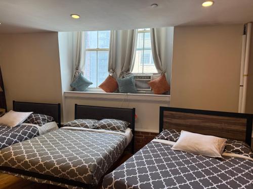 Manhattan House Studios - St. Albans - Queens NY