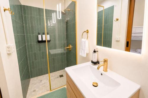 Room 4: Minimalist Bunk Room W/ Free Parking | San Juan - San Juan, Puerto Rico