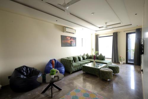 Zealin Stays Golf Course Road Phase 1 - Gurugram