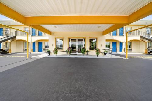 Rodeway Inn - Bristol, RI