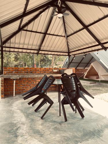 Chemperai Resort Floating House & Glamping - Kuala Rompin