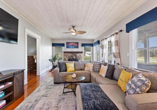 Spacious Lakefront 5br Home, Near Disney, Legoland - Carousel, Lake Wales