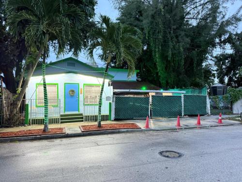 Oqp Hostel Miami - Miami Beach, FL