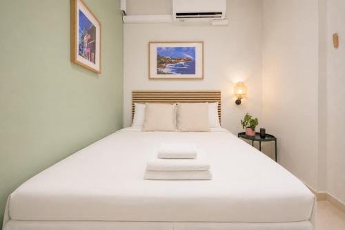 Room 9: Sleek And Serene Stay In San Juan - San Juan