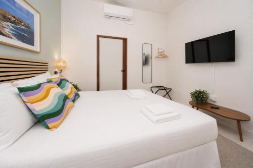 Room 11: Balcony Bliss In Creative Santurce - San Juan