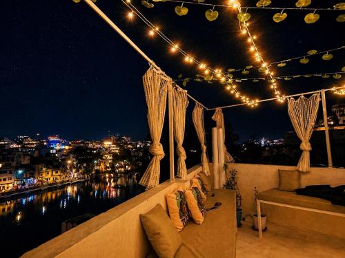 Turtle Hostel Udaipur- Lake Pichola View & Rooftop - Udaipur