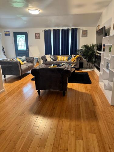 Bright & Comfortable Home In The Heart Of It All - Stony Brook, NY