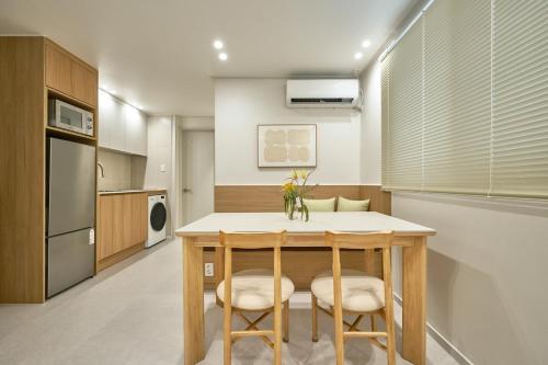 Gangnam Neat & Cozy Stay L Near Station - 역삼동