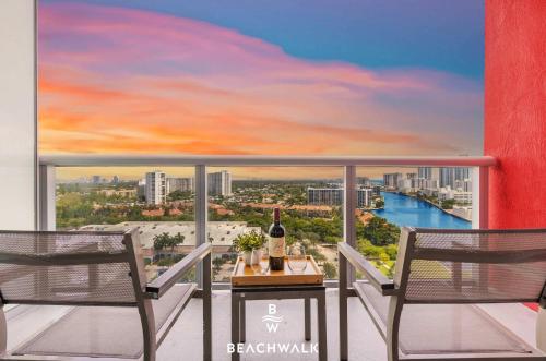 Chic Studio W Bay & Intracoastal View - Hallandale Beach, FL