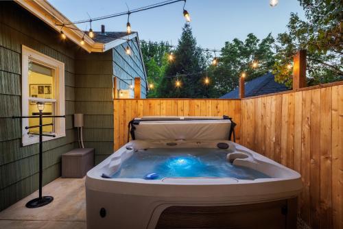 Emerald On Orchard – Luxury Eugene Vacation Rental Near Uo Home - King Estate Winery, Eugene