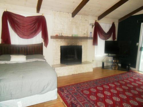 Str25-15 Home 3 Bedrooms 2 Bath - Marina, CA