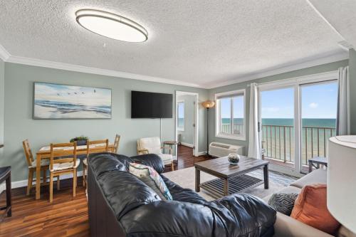 Oceanfront Beach Condo, Pool, Gym, Fishing Surfing - Virginia Beach, VA