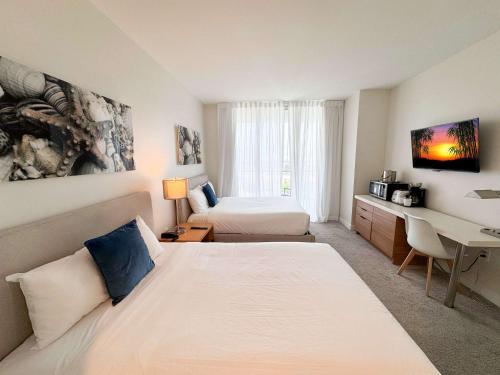 Stylish Studio With Marina View & Beach Access - Sunny Isles Beach, FL