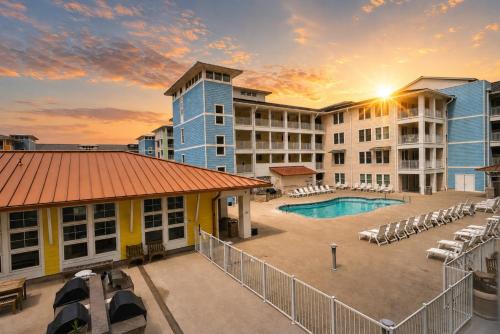 New Updated! Oceanfront / Pool / Beach / Fishing - Virginia Beach, VA
