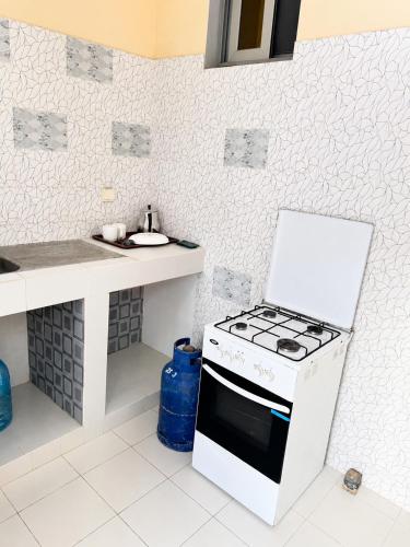 Chambre Privee Climatisee Avec Cuisine Et Salle De Bain Privee A Ouakam - Dakar