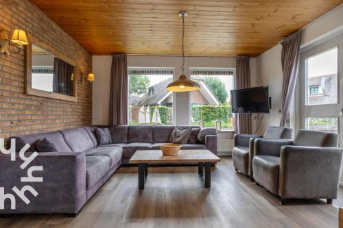 Ov790 - Comfortabel 10-persoons Vakantiehuis Aan Het Water Met Eigen Aanlegsteiger Nabij Giethoorn - Giethoorn