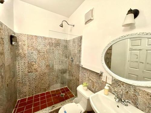 Private Loft In The Heart Of Little Havana - Miami, FL
