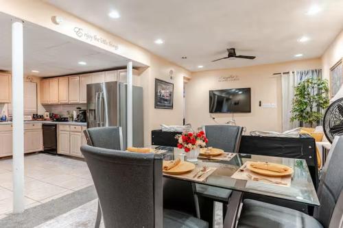 Spacious One Bedroom Home For Short & Long Stays With Wifi In Atl Metro - Stone Mountain, GA