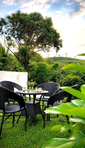 Leaf N Leisure - Deluxe 2 Bedroom Private Villa - Vagamon