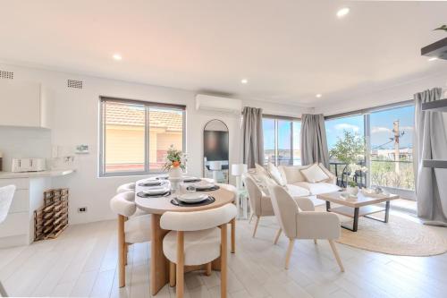 2 Bedroom Ocean Views & Walk To Freshwater & Manly - Manly