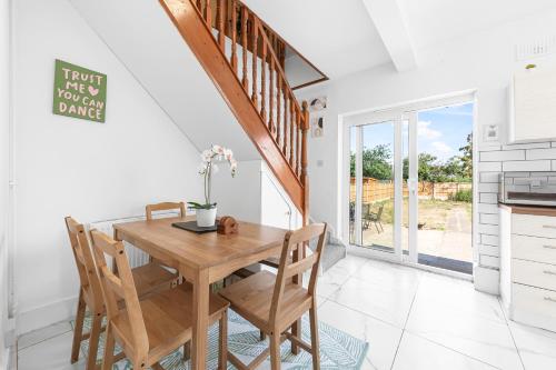 Sleeps 7 Contractor & Family Stay Free Parking Wifi - Southend-on-Sea