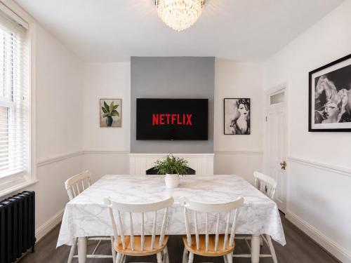 Canterbury City Centre House - Parking And Hot Tub - Canterbury