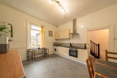 Spacious 3br House With Free Parking, Sleeps 9 - Sunderland