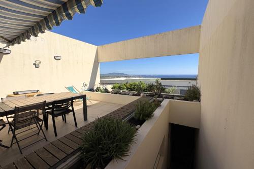 Apartment With Sea View Terrace And Swimming Pool - Bandol