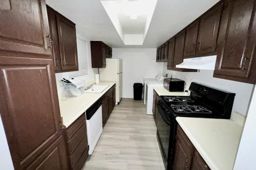 Three Bedroom Walk To Strip & Mgm Casino - Las Vegas, NV