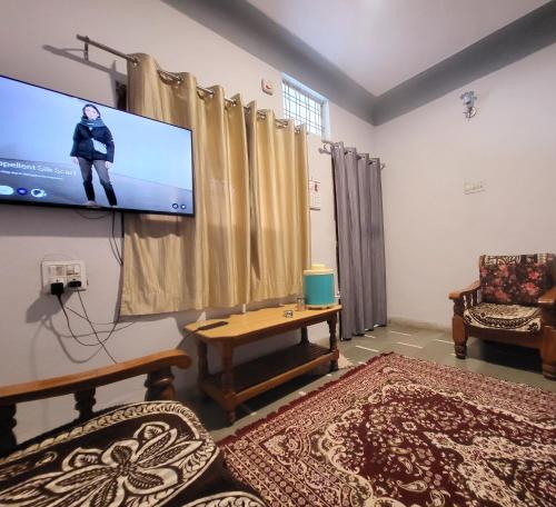 Rnr Tourist Homestay 1 Bhk Peaceful - Indore