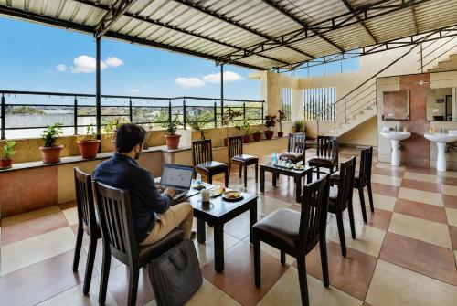 Avm Comfort Inn Near Sony Signal Koramangala - バンガロール