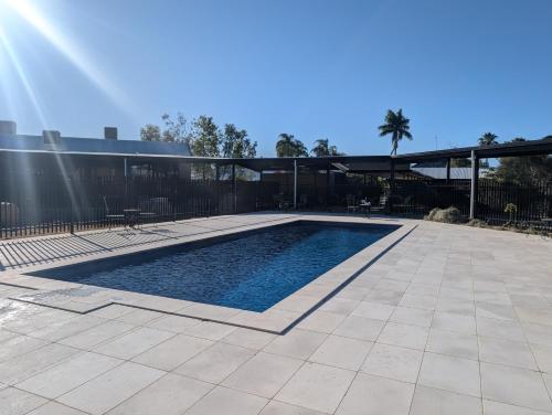 Albert Park Motor Inn - Pool And Shaded Parking - Longreach
