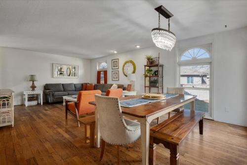 Unique Home Perfect For Gathering Pets Welcome! - Utah Lake, UT