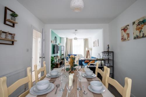 Hot Tub Retreat, Stylish 3br Home Near Nec & Airport, Sleeps 6 - Solihull