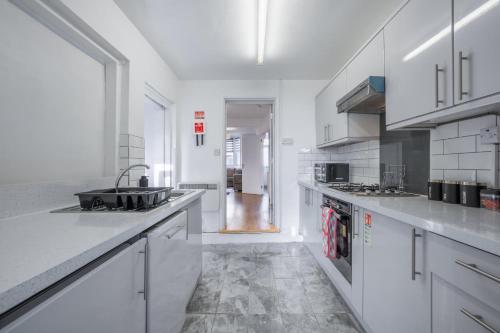 3bd House, Ideal For Contractors, Corporate Stays Or Families - Swindon