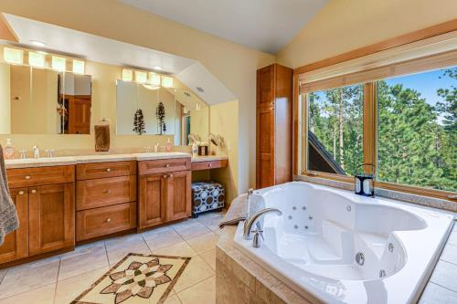 Eagle Crest Nest - Spearfish, SD