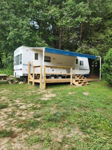 Dark Ridge Hideout - Blue Ridge Mountains