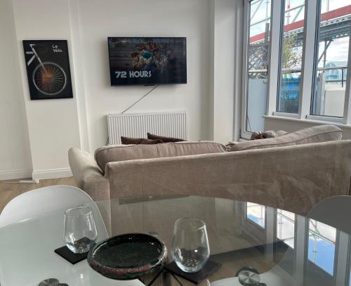 Close To The O2 Arena - Spacious Modern Top-floor Rooms -Not Whole Flat - Greenwich