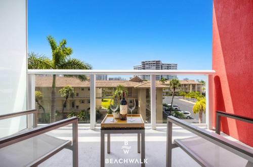 Hallandale Studio Pool Gym & Shuttle - Sunny Isles Beach, FL
