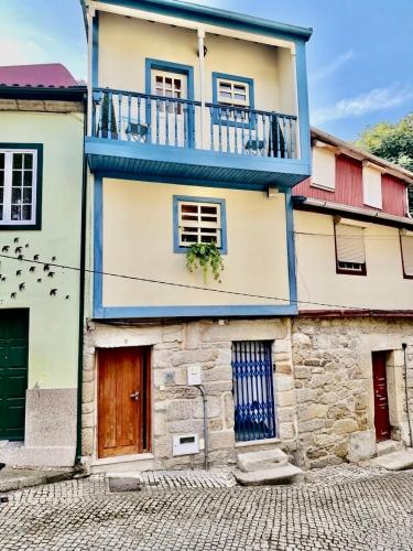 Charming Casa Azul - Stay In Historic Chaves - Chaves