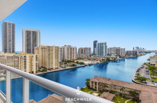 Elegant Studio With Balcony & Intracoastal View - Hallandale Beach, FL