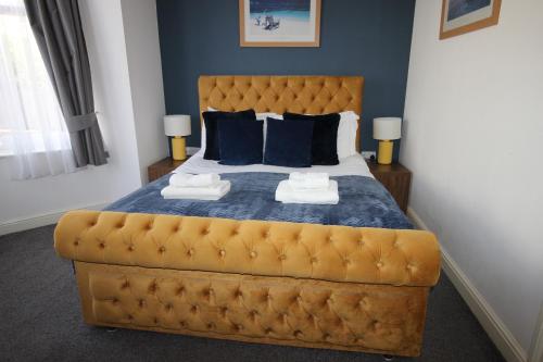 Oliver Wests Beautiful 1 Bedroom Retreat - Scarborough