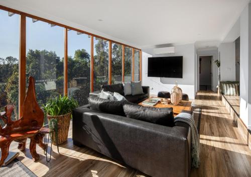 Otmoor Retreat - Hinterland Views And Curious Goats - Gold Coast
