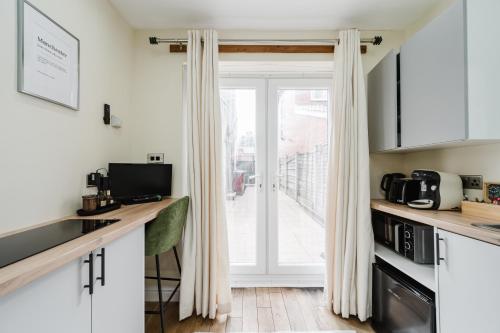 Private Guesthouse - Manchester