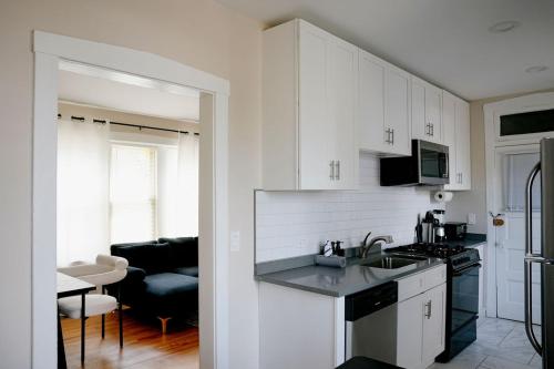 Private Workspace • Sleeps4 • Modern Stylish Stay - 시카고