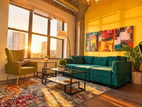 Spacious 2br South Loop Suite With Skyline View, Optional Parking And Gym Access Close To Mccormick - Horseshoe Hammond