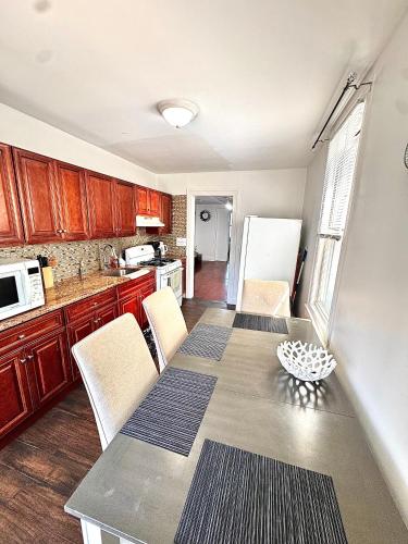 Spacious House Near Nyc - Mount Hope - Bronx NY
