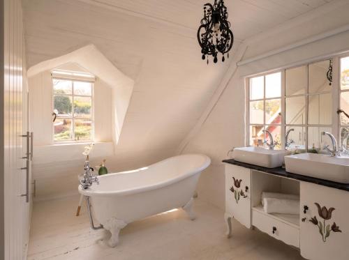 Drewry Lane Charming Garden Accommodation In Howick - Howick